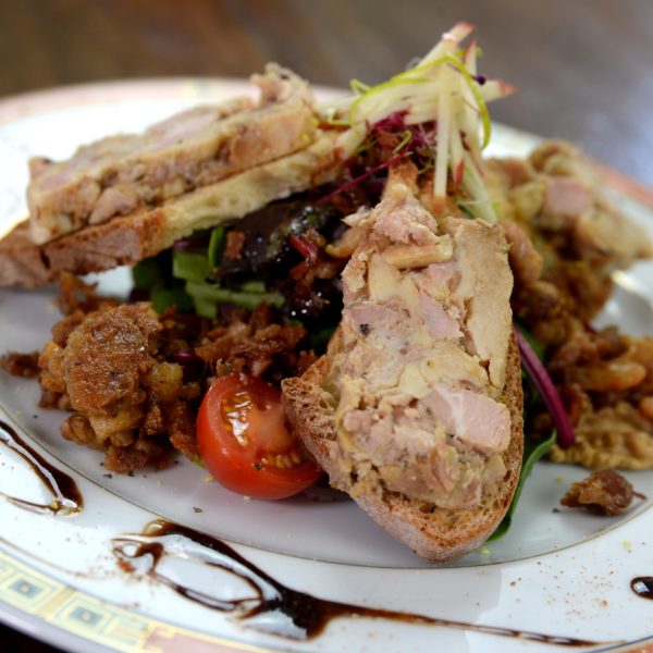 Régalez-vous avec un délicieux toast de Friton à l'Ancienne